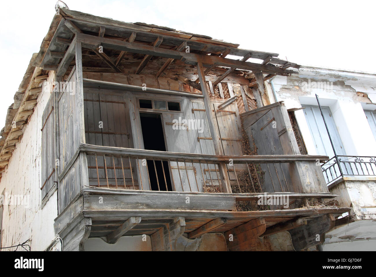 old derelict house Stock Photo - Alamy