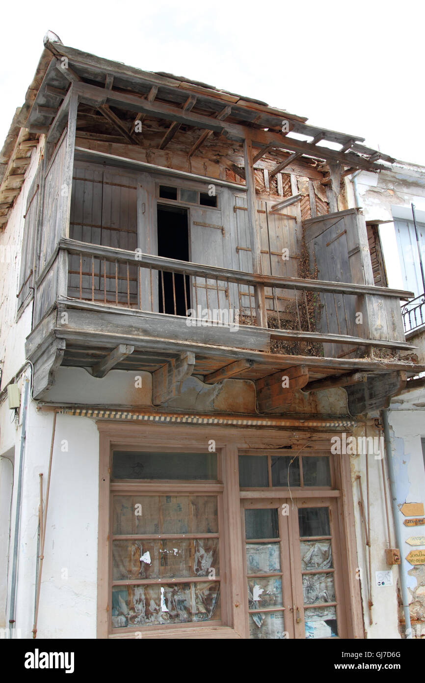 Unsafe house hi-res stock photography and images - Alamy