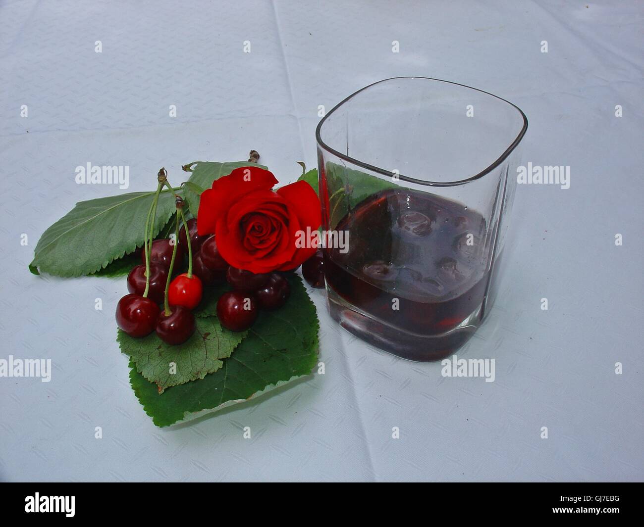 Fresh cherries hi-res stock photography and images - Alamy