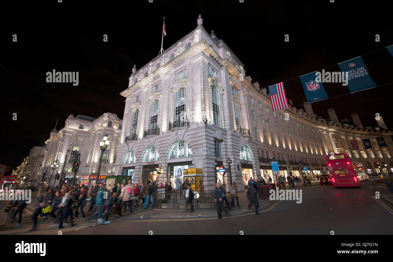 Nightlife in Piccadilly Circus, London, England, United Kingdom Stock ...