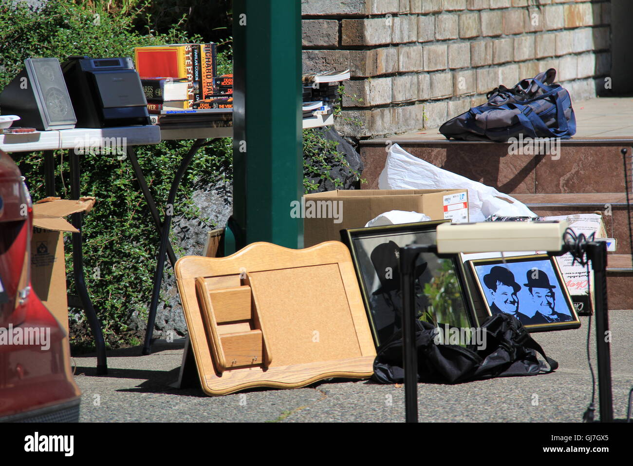 Yard Sale High Resolution Stock Photography and Images - Alamy