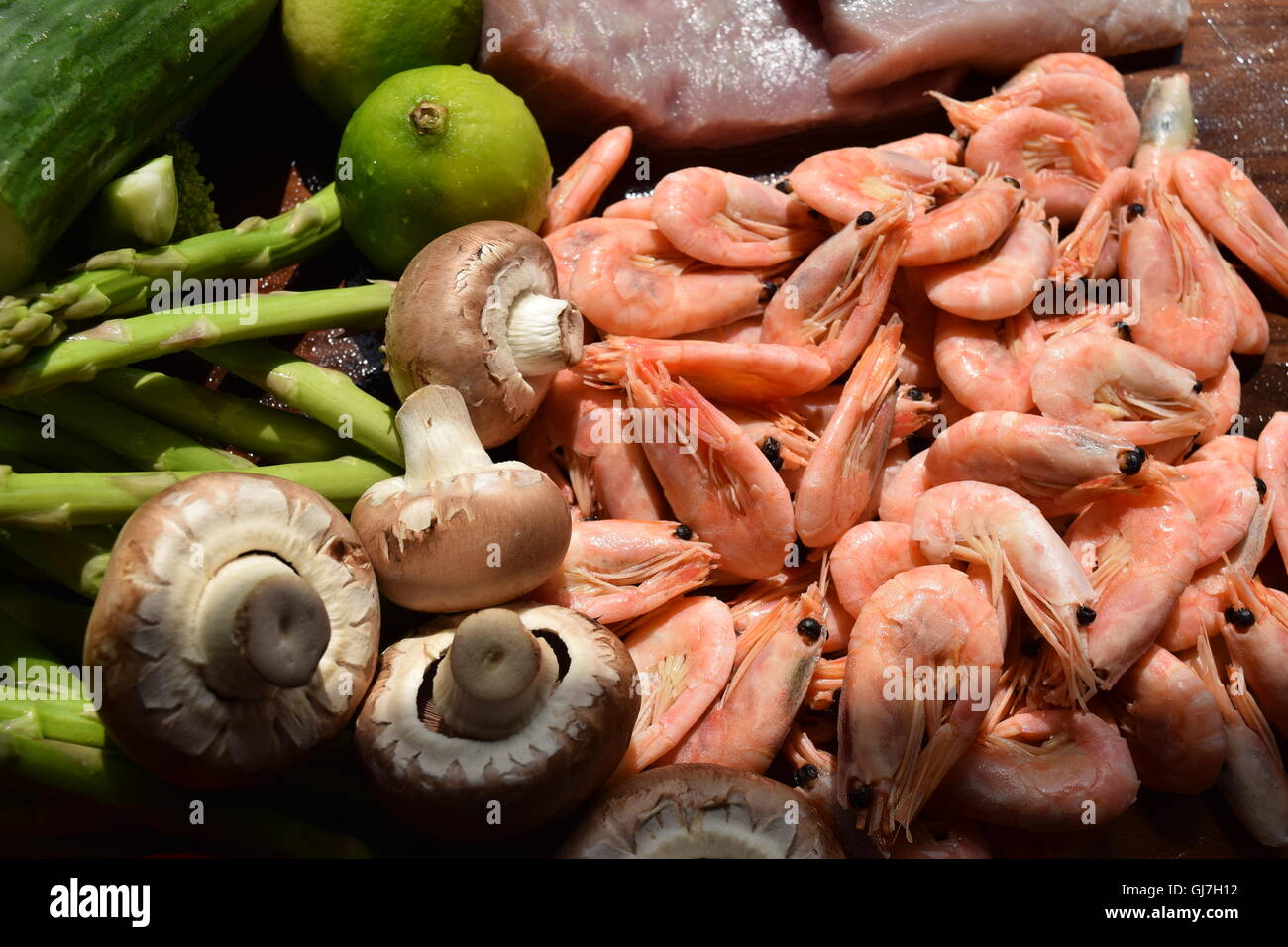 Live Shrimp with a Mix of Vegetables Stock Photo - Alamy