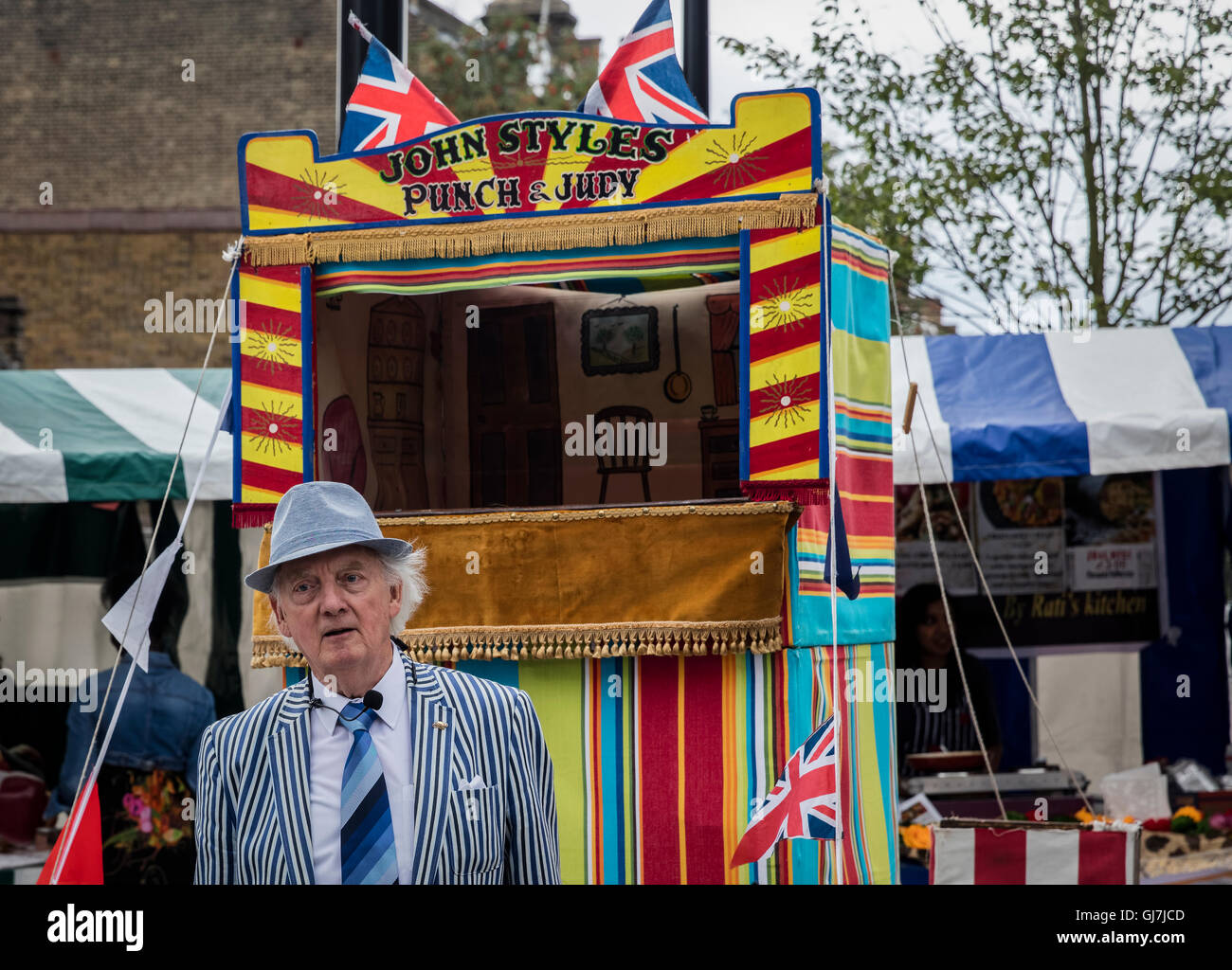 Punch and judy puppeteer hi-res stock photography and images - Alamy