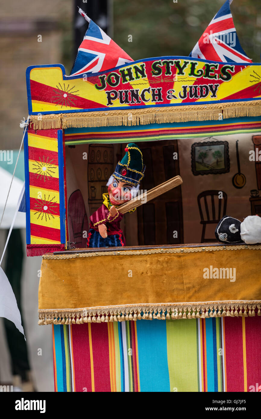 Punch and judy booth hi-res stock photography and images - Alamy