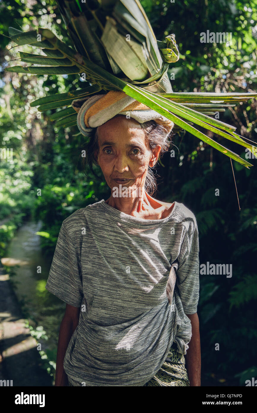 Old balinese woman hi-res stock photography and images - Alamy