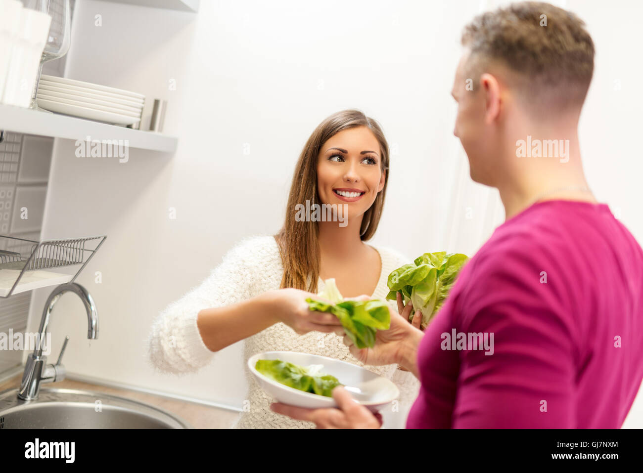 Kitchen lettuce hi-res stock photography and images - Alamy