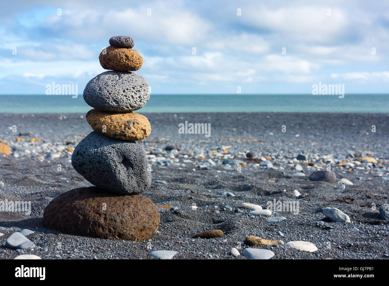Balance, stone pyramid, symbol Stock Photo - Alamy