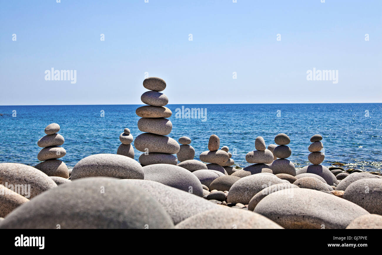 Cairns symbol hi-res stock photography and images - Alamy