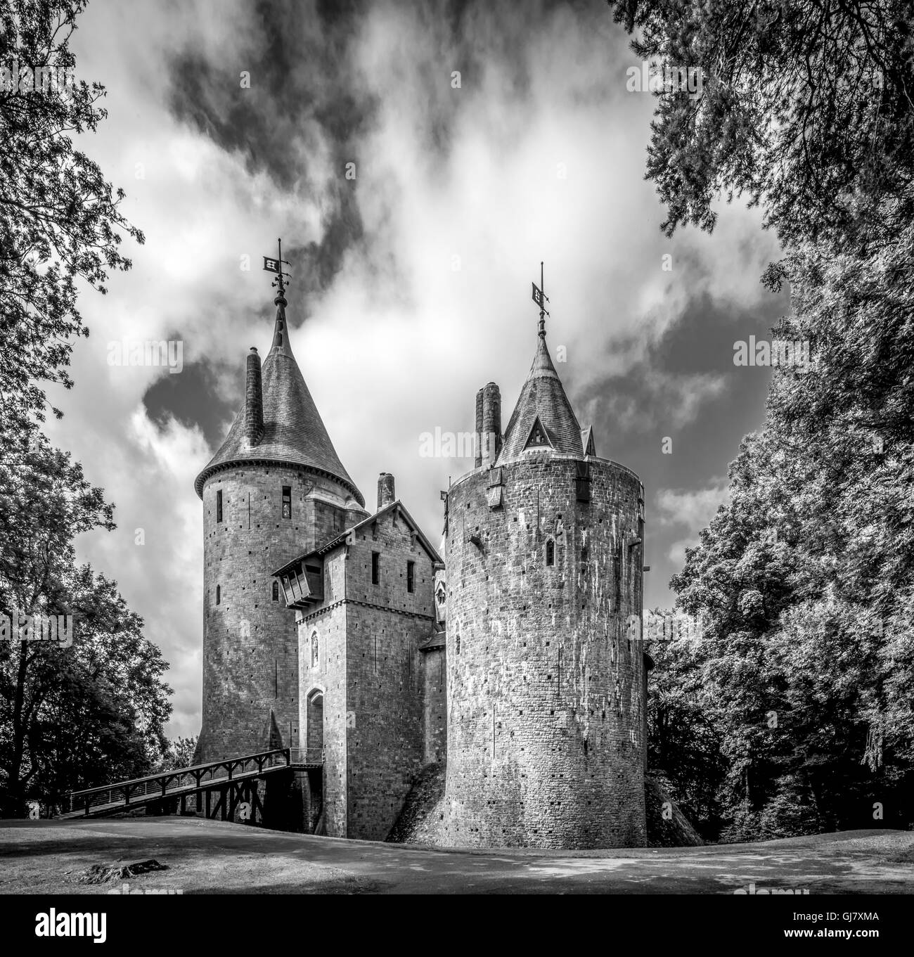 Gothic Castle Turret Silhouette Black and White Stock Photos & Images ...