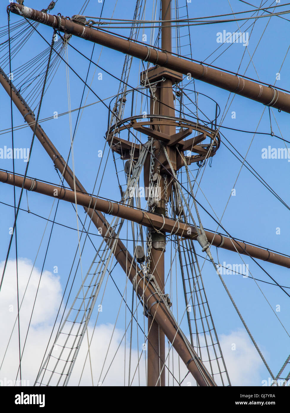 Rigging and mast of replica sailing ship Stock Photo - Alamy