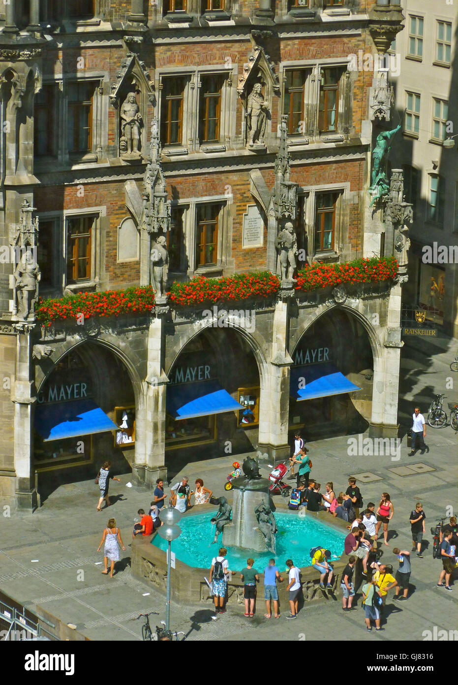 Germany, Bavaria, Upper Bavaria, Munich, 'Fischbrunnen' in Marienplatz ...