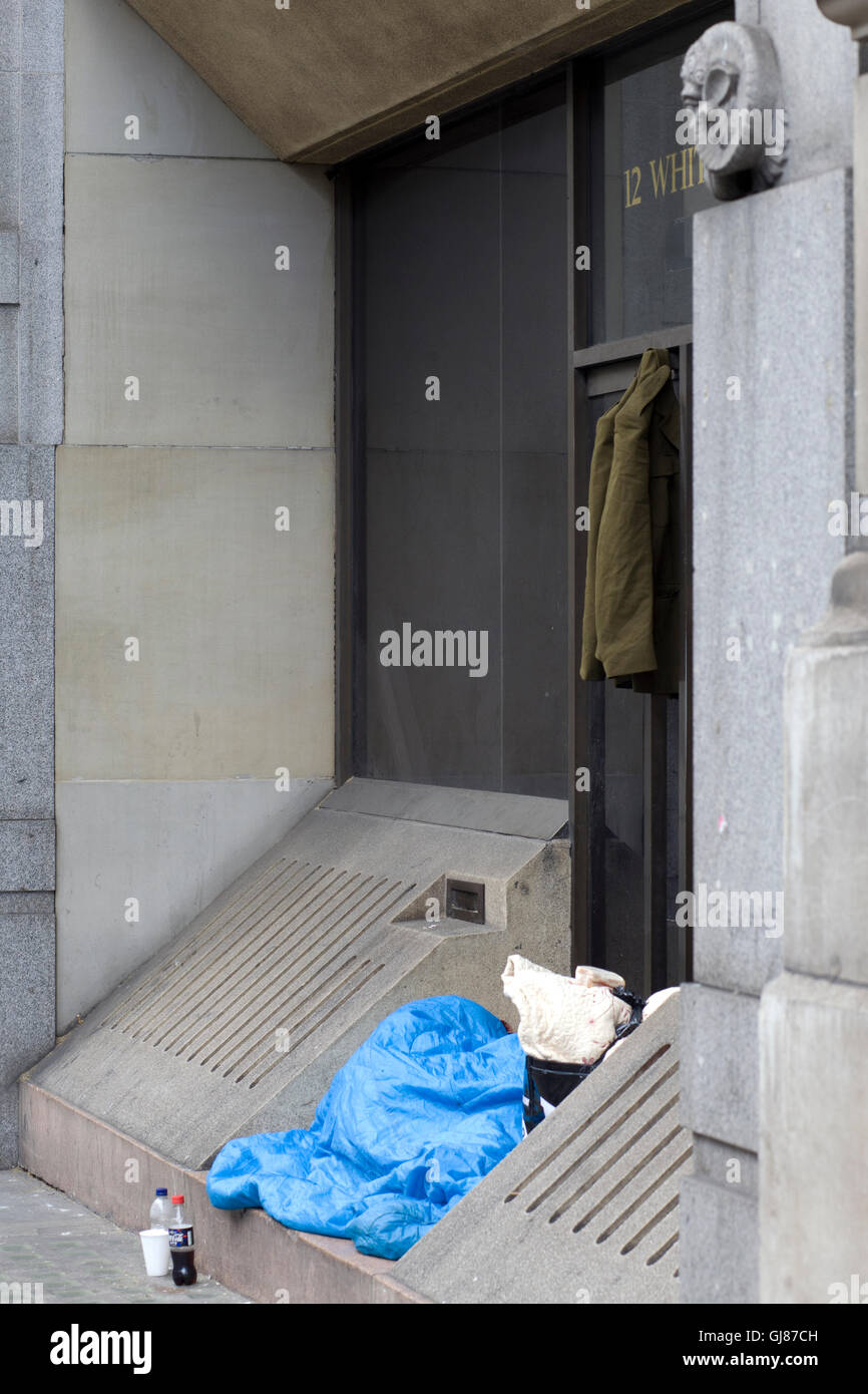 Homeless person sleeping rough on the streets of London Stock Photo - Alamy
