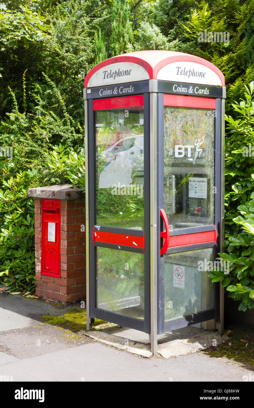 Bt telephone box hi-res stock photography and images - Alamy