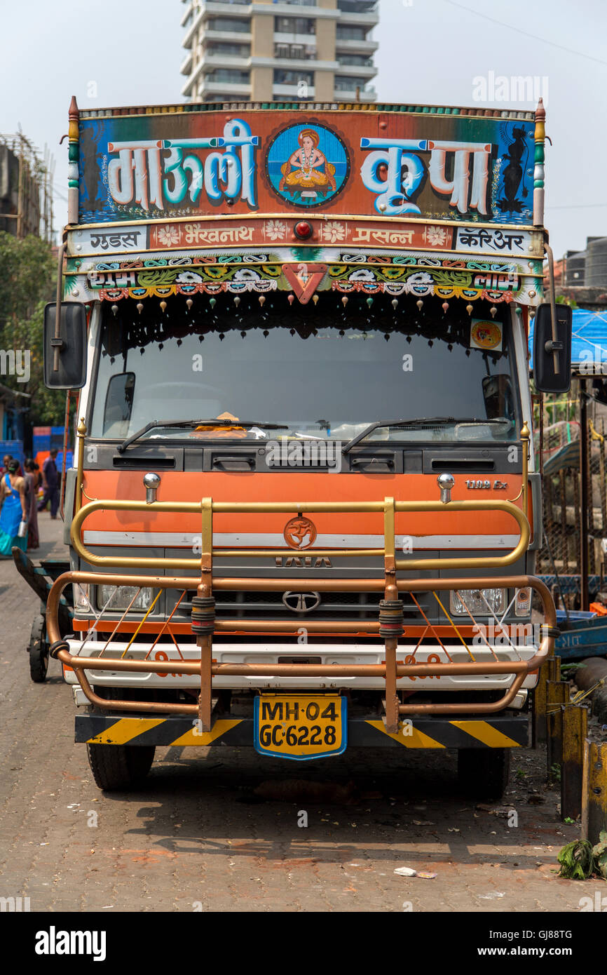 Mumbai bus hi-res stock photography and images - Alamy