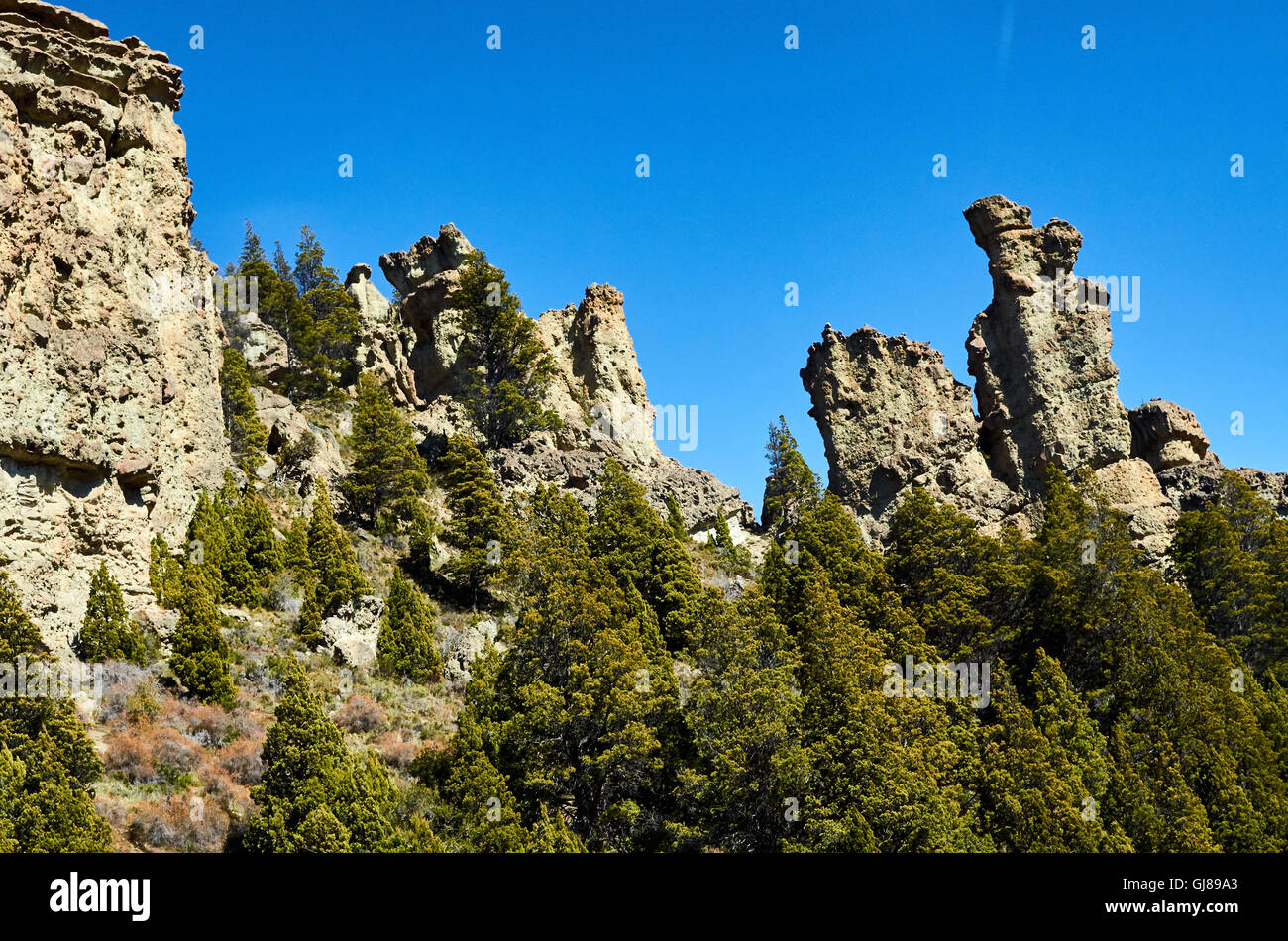 Beautiful and huge rocky formation in the Enchanted Valley in San ...
