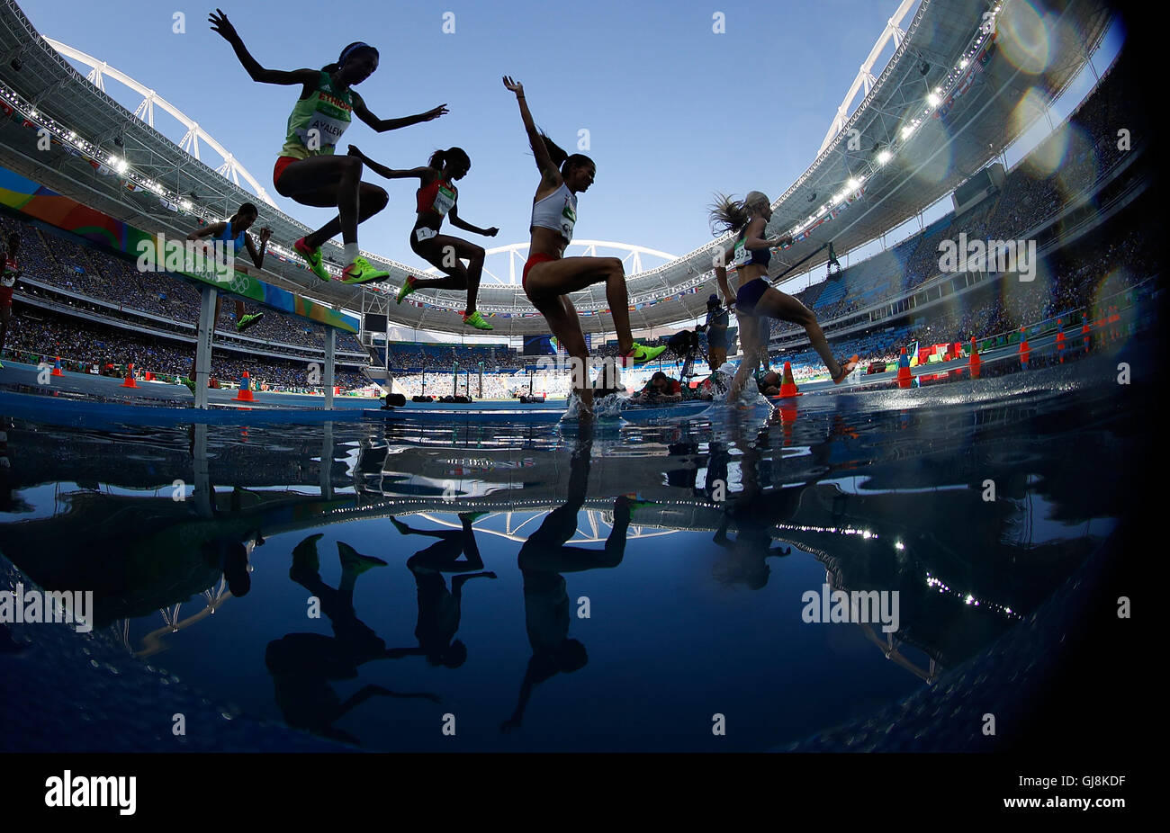 Rio De Janeiro, Brazil. 13th Aug, 2016. Athletes compete during a women ...