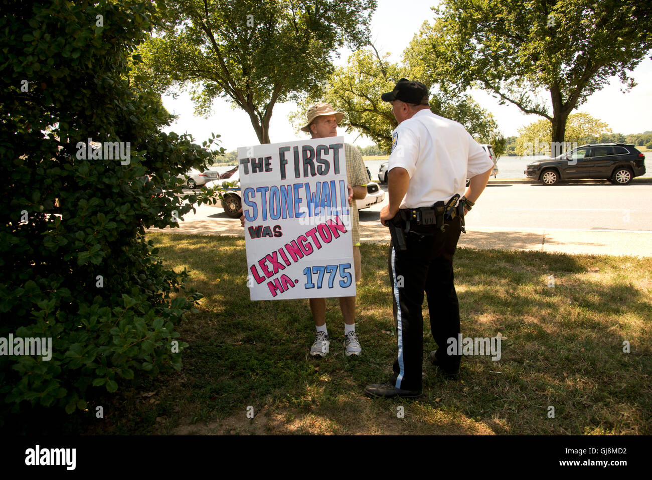 Gun rights advocate hi-res stock photography and images - Alamy