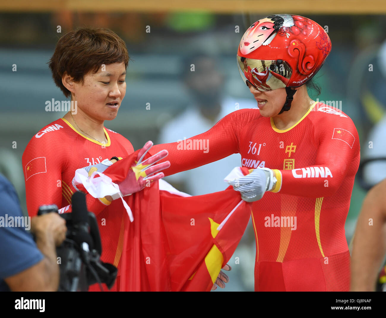 Rio de Janeiro, Brazil. 12th Aug, 2016. Zhong Tianshi (L) and Gong ...