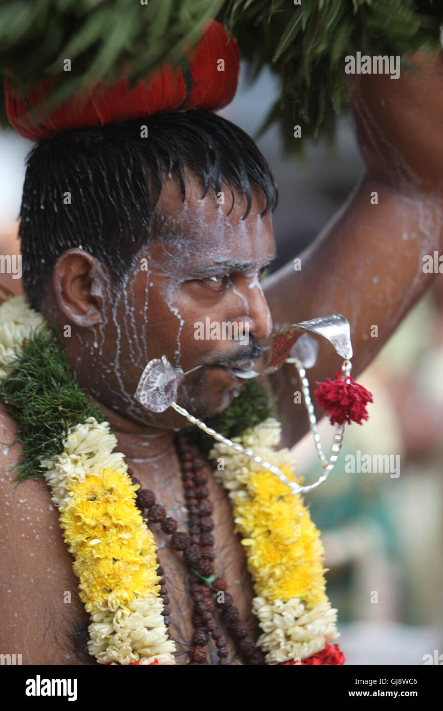 London, UK. 14th August, 2016. Kavadi Attam annual Tamil chariot ...
