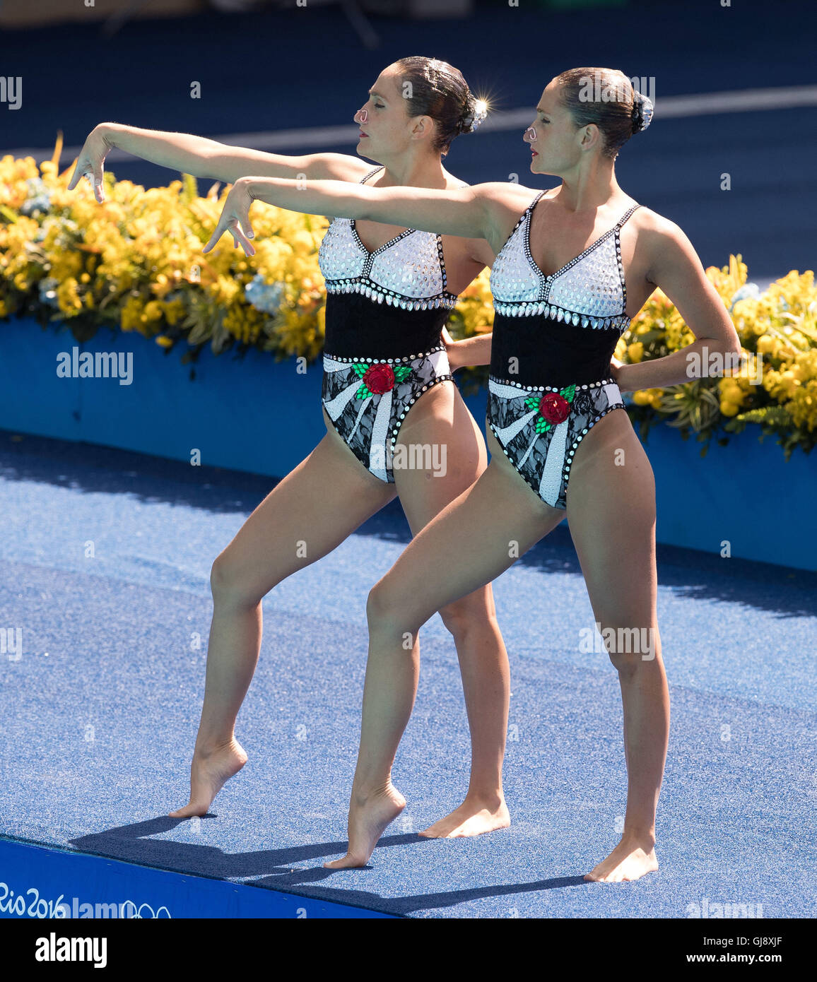 RIO DE JANEIRO, RJ - 14.08.2016: OLYMPICS 2016 SYNCHRONIZED SWIMMING - SANCHEZ Etel and Sofia ...