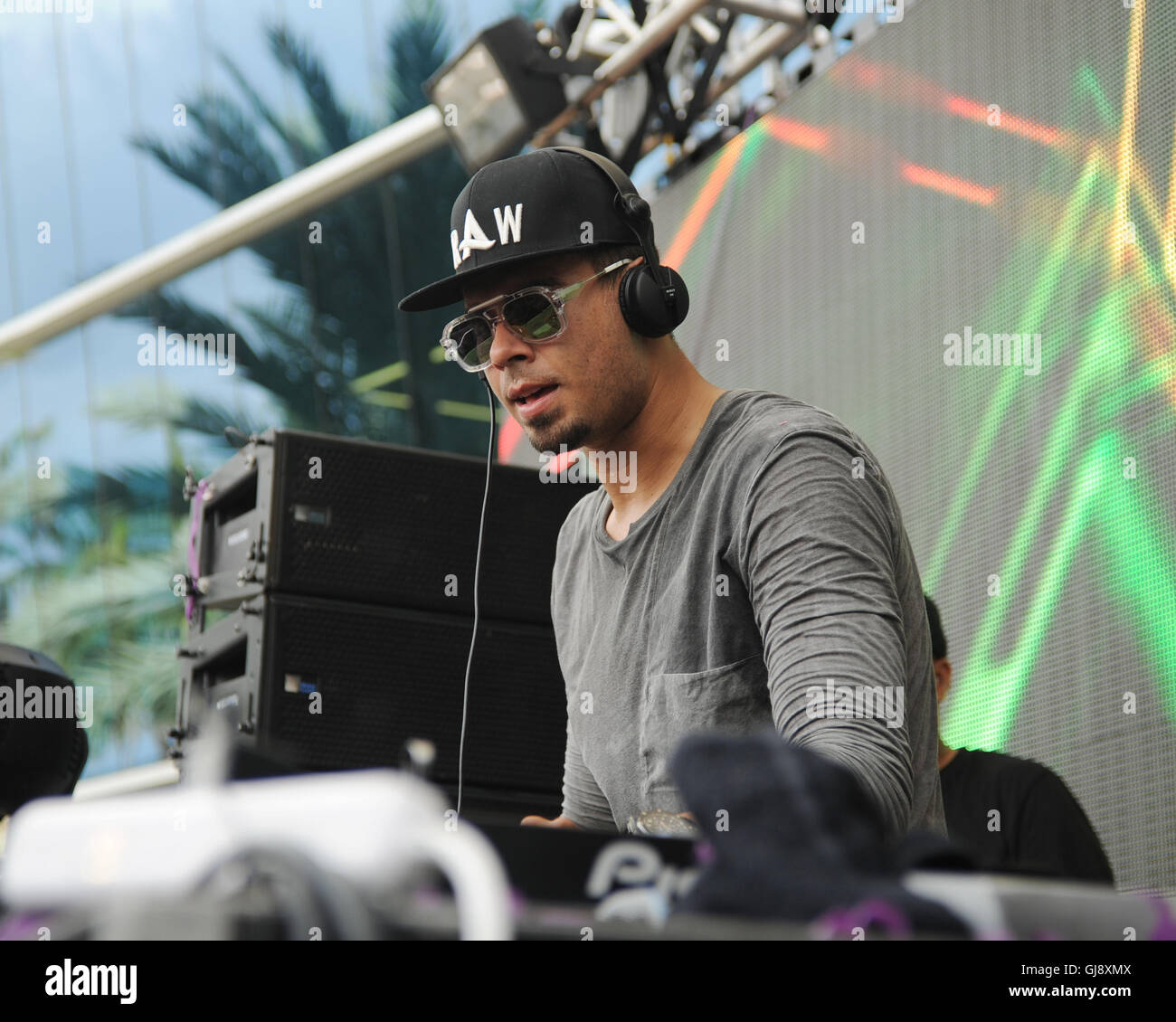 MIAMI BEACH , FL - AUGUST 13: Afrojack performs during the I Heart ...