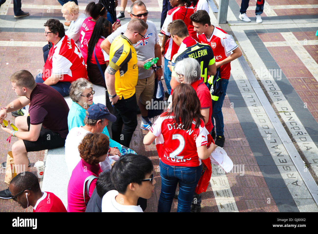 Emirates Stadium, North London, UK. 14th Aug, 2016. Football fans at ...