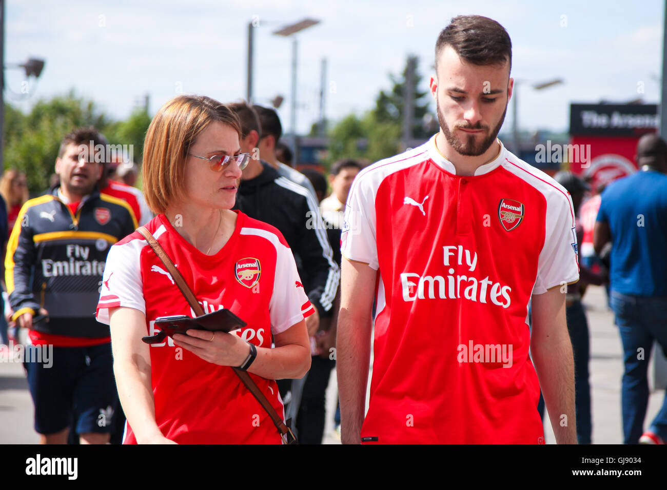 Emirates Stadium, North London, UK - 14 Aug 2016 Football fans at the ...