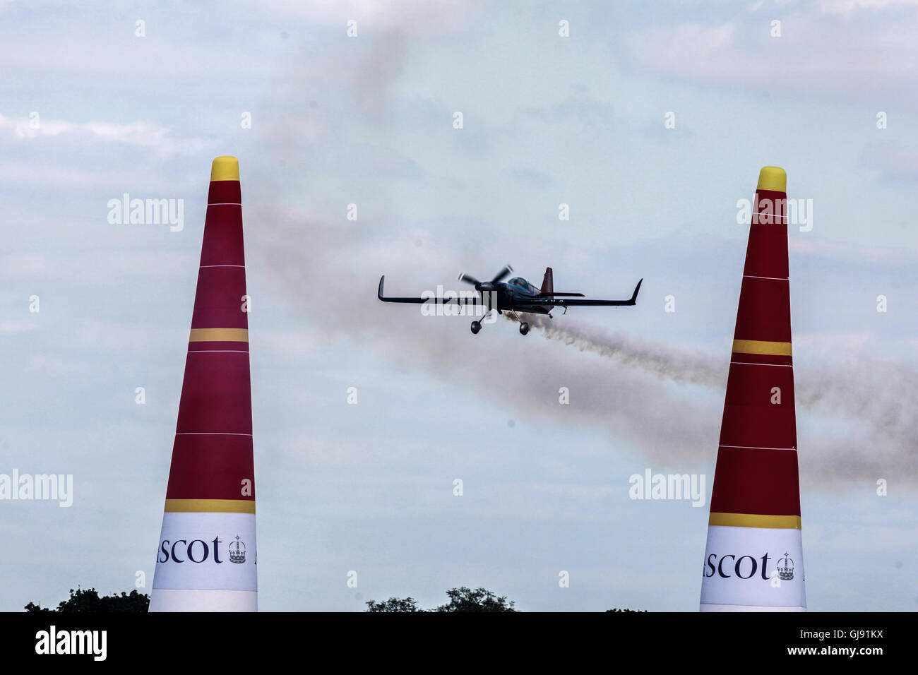Masters Cup air race at the Red Bull Air Race 2016 in Ascot Stadium on ...