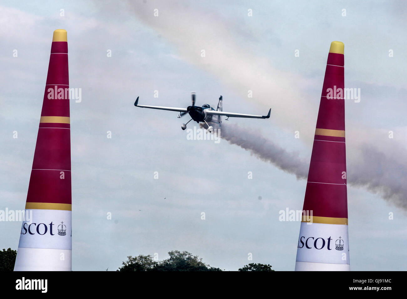 Masters Cup air race at the Red Bull Air Race 2016 in Ascot Stadium on ...