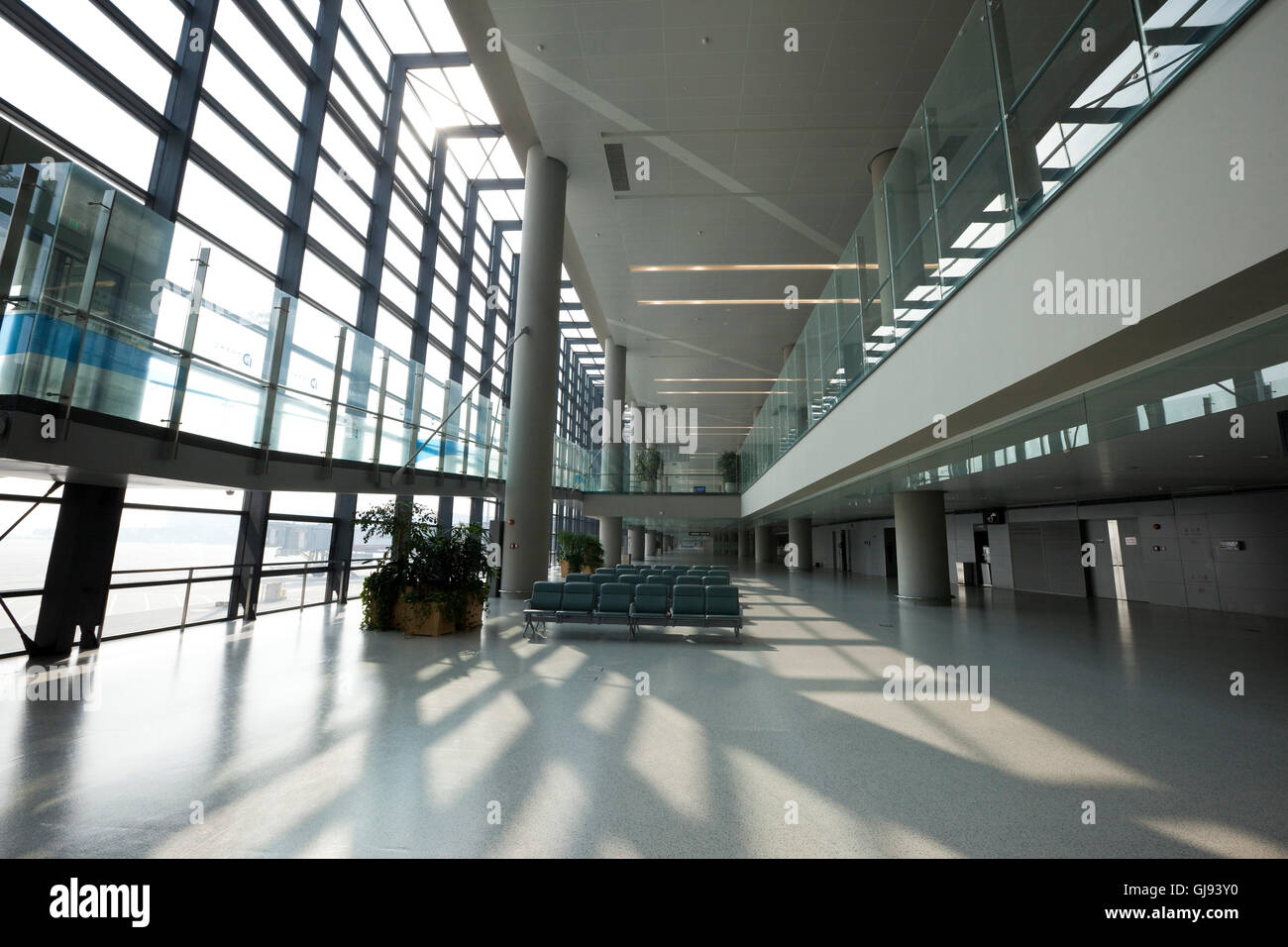 Shanghai Hongqiao Airport Stock Photo - Alamy
