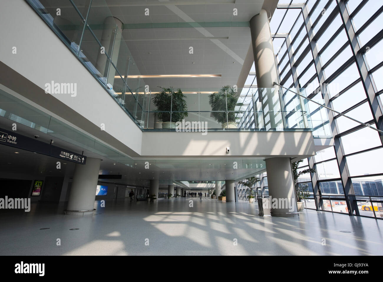 Shanghai Hongqiao Airport Stock Photo - Alamy