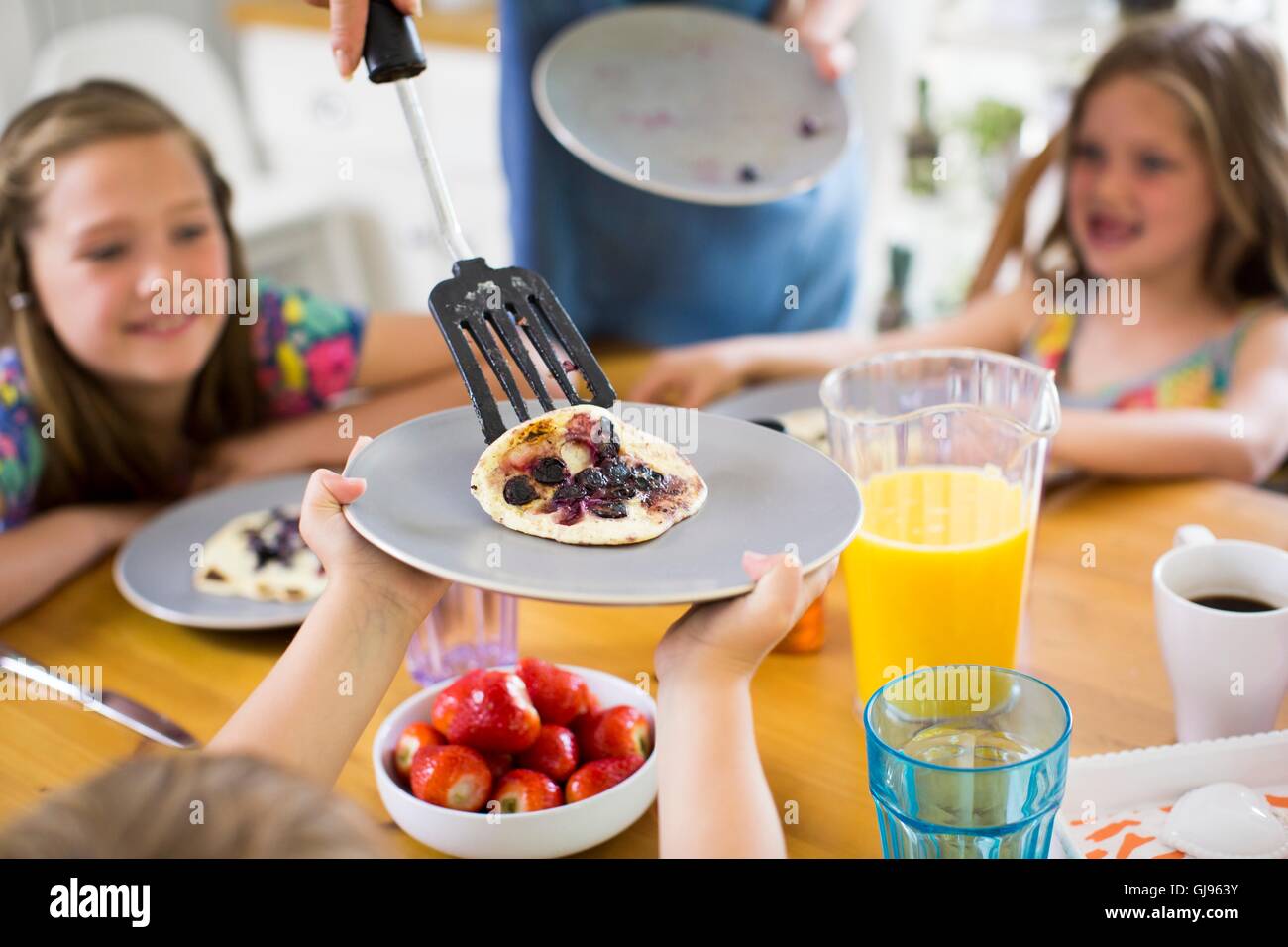 Child food plate hi-res stock photography and images - Alamy