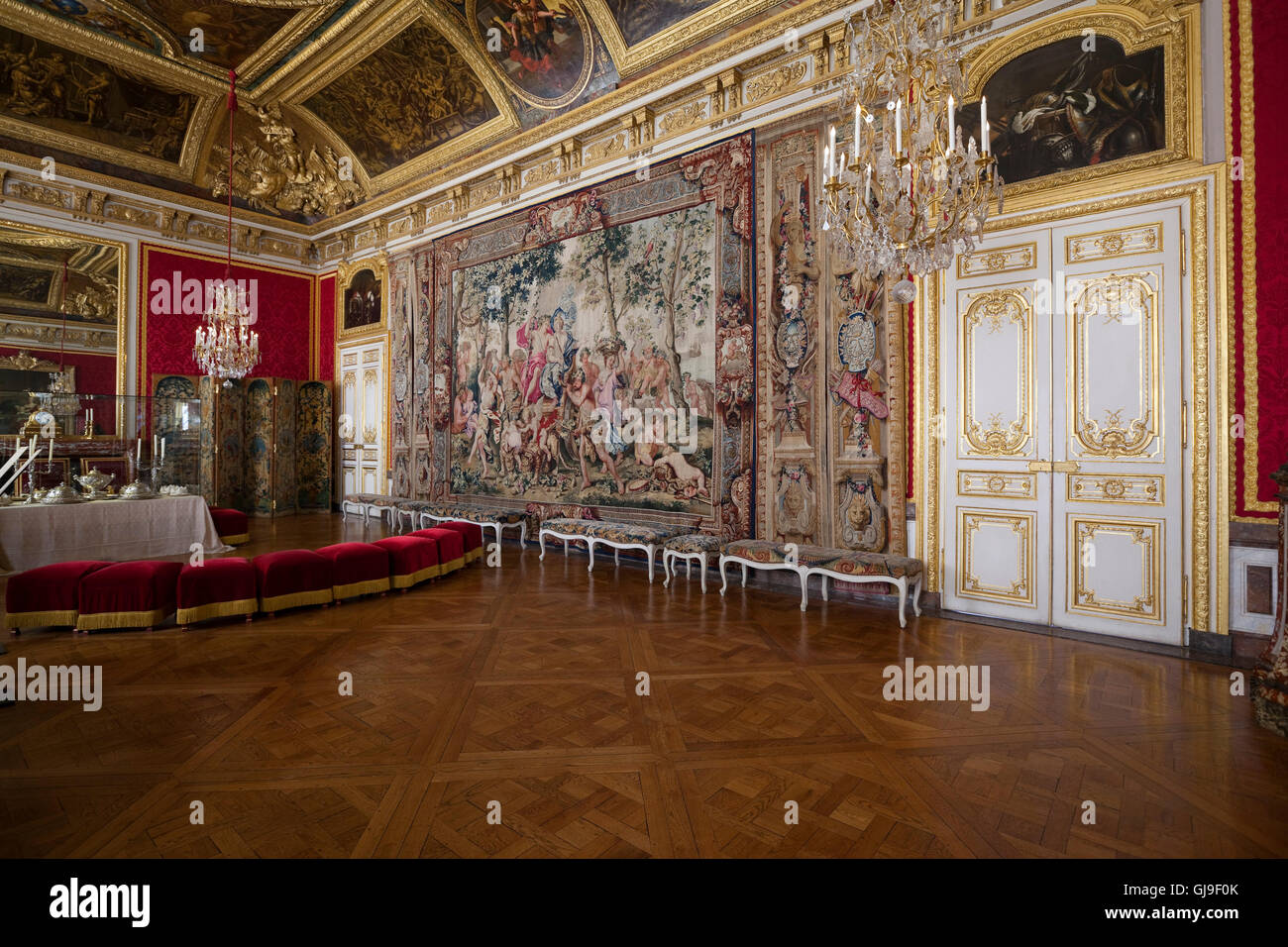 Palace versailles dining room hi-res stock photography and images - Alamy