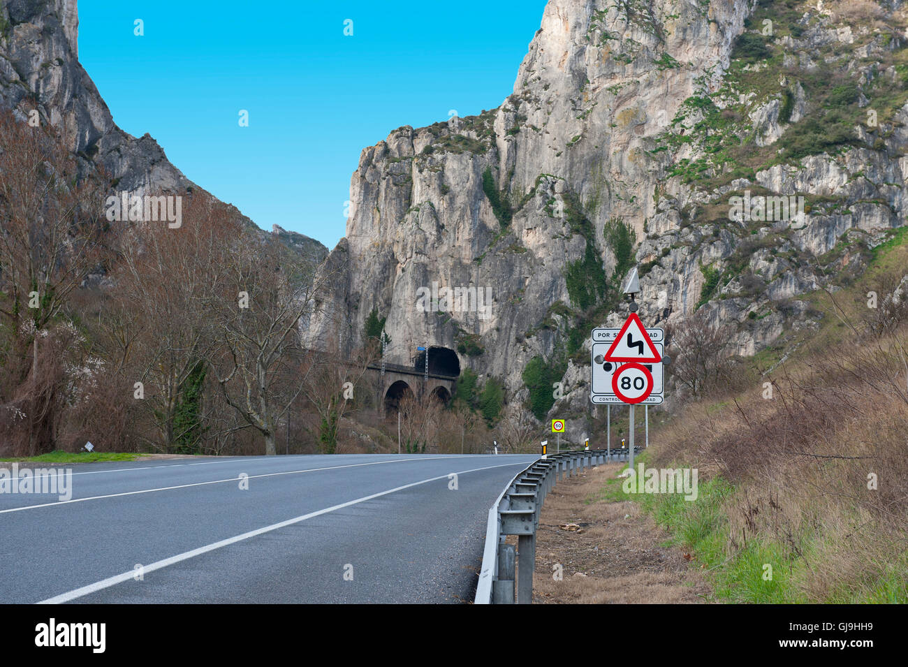 Warning sign dangerous curves hi-res stock photography and images - Alamy