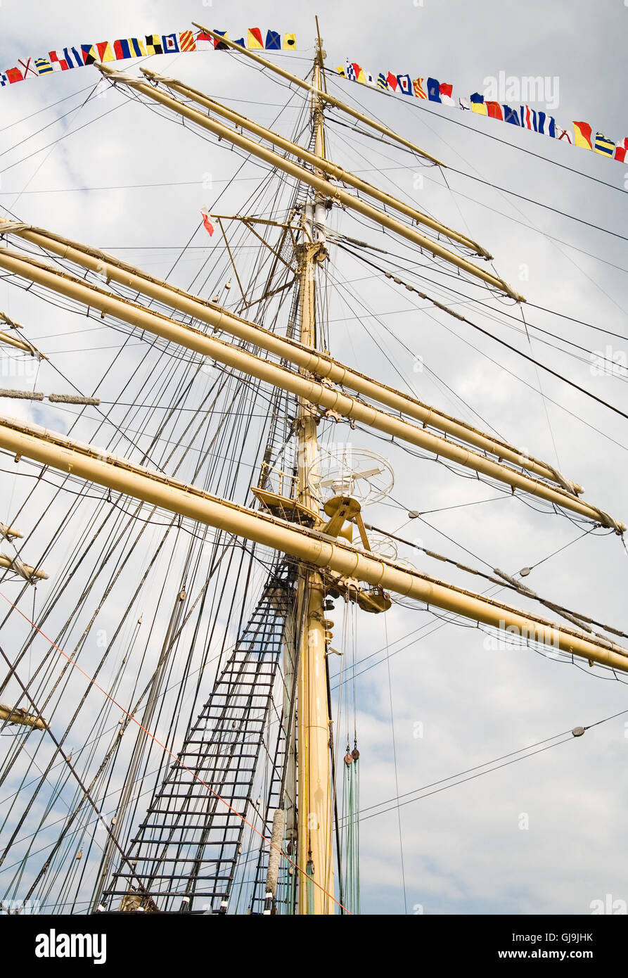 rigging of big sailing ship Stock Photo - Alamy