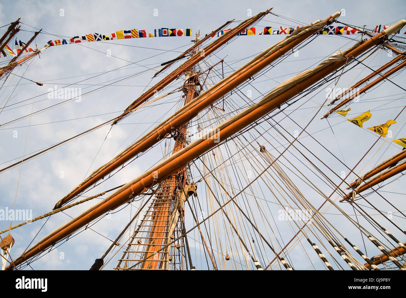 rigging of big sailing ship Stock Photo - Alamy