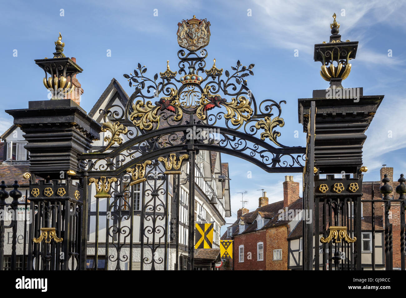 Abbey gates hi-res stock photography and images - Alamy