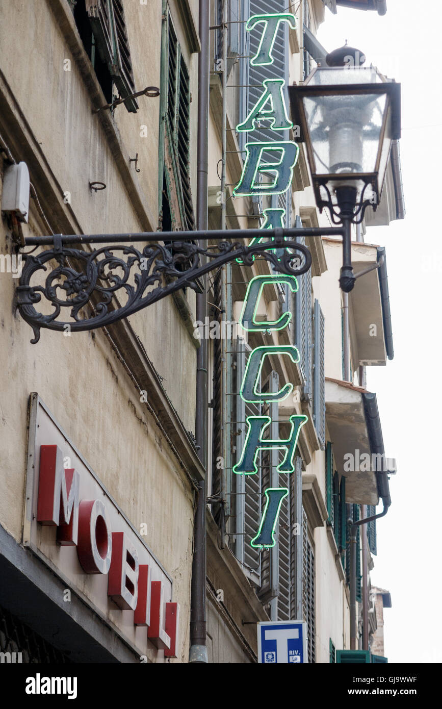 Shop tabacchi sign italy hi-res stock photography and images - Alamy