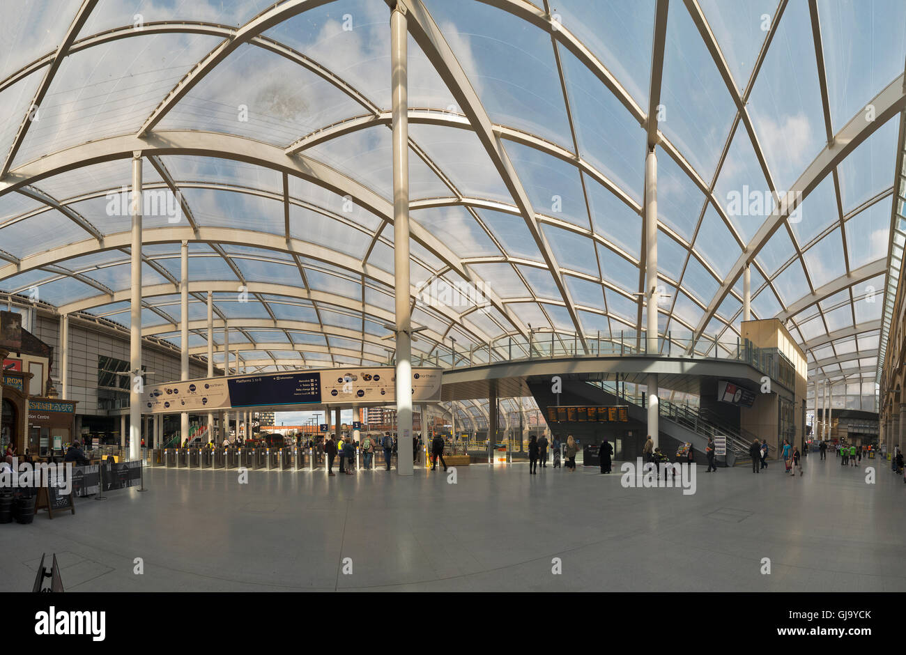 Manchester victoria train station hi-res stock photography and images ...