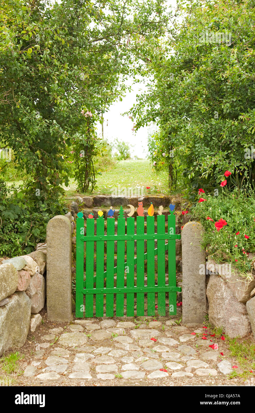 Garden, entrance, gate, summer, plants Stock Photo - Alamy