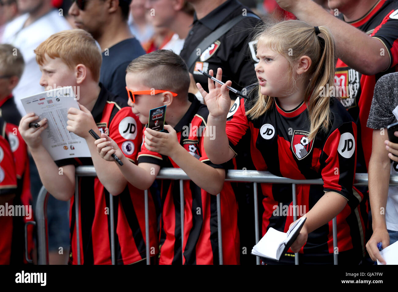Manchester united young fans stadium hi-res stock photography and ...