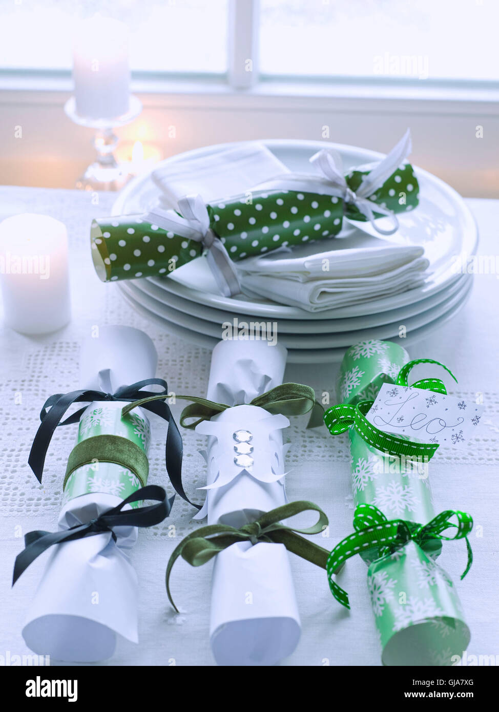 role fancy paper, stack of plates Stock Photo - Alamy