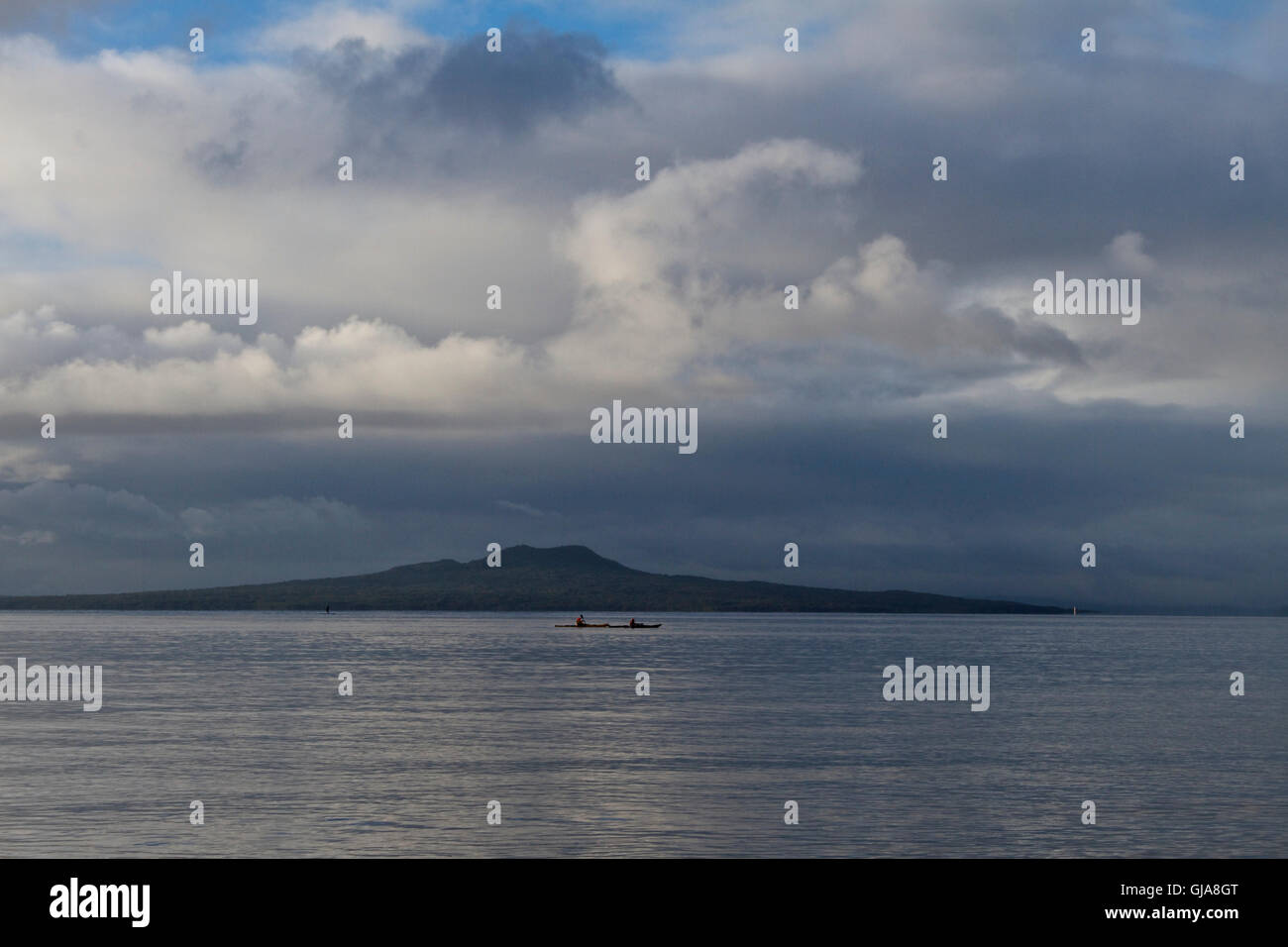 Kayak rangitoto island hi-res stock photography and images - Alamy
