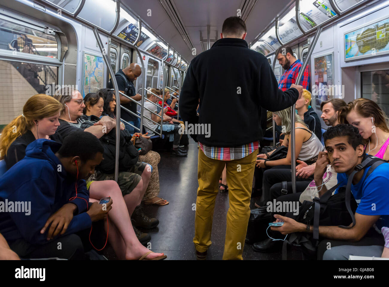 Crowd in subway hi-res stock photography and images - Alamy