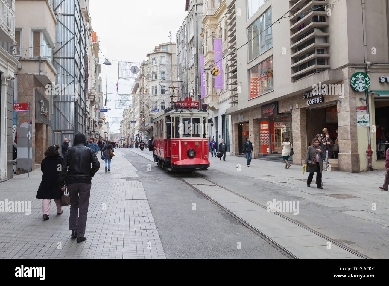 Istiklal Caddesi shopping street, Istanbul, Turkey Stock Photo - Alamy