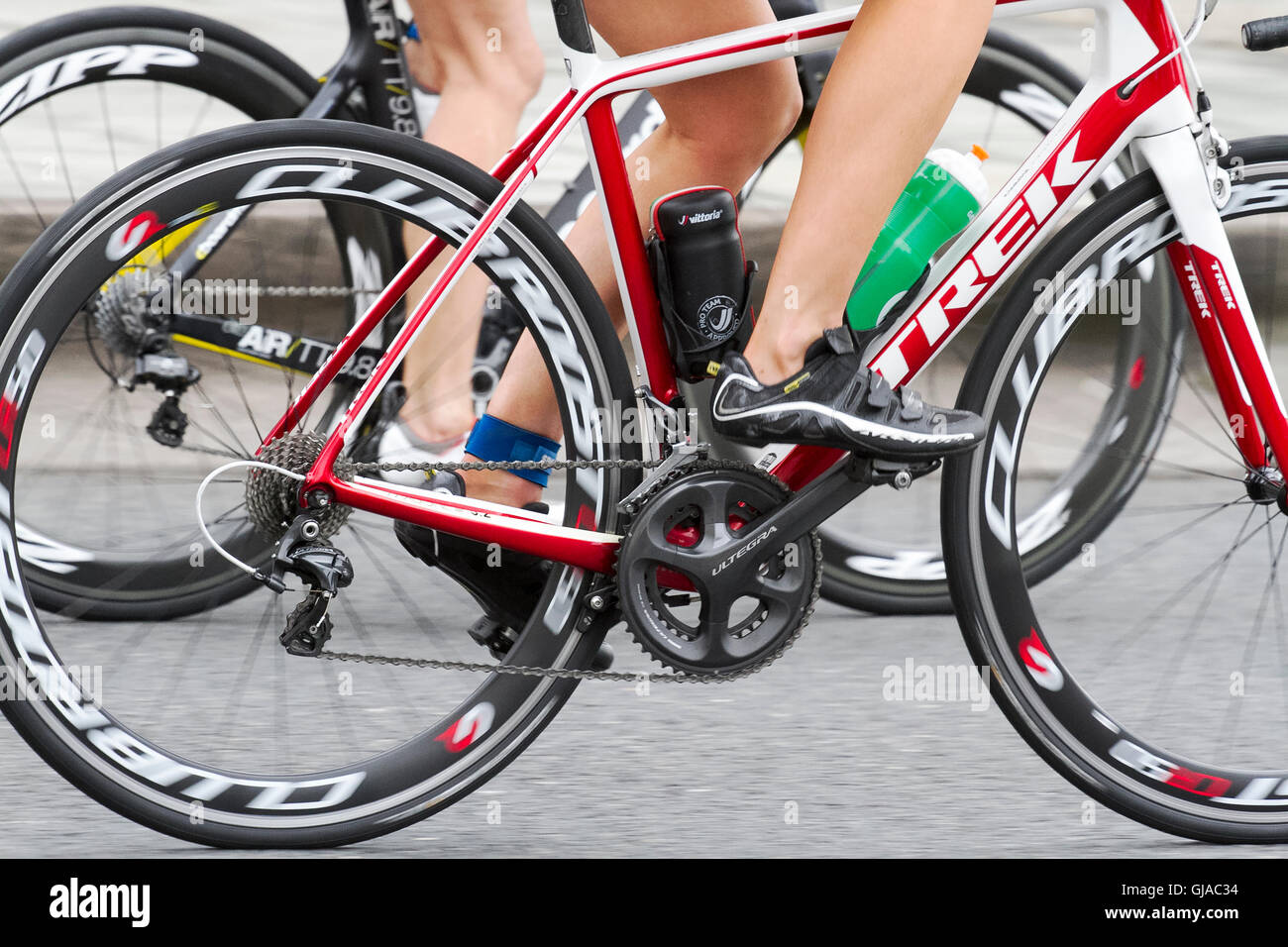 a carbon fibre lightweight bike bicycle cycling cyclist race racing ...