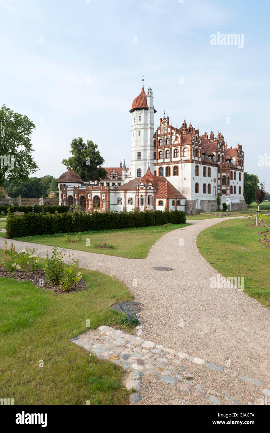Schloss basedow hi-res stock photography and images - Alamy