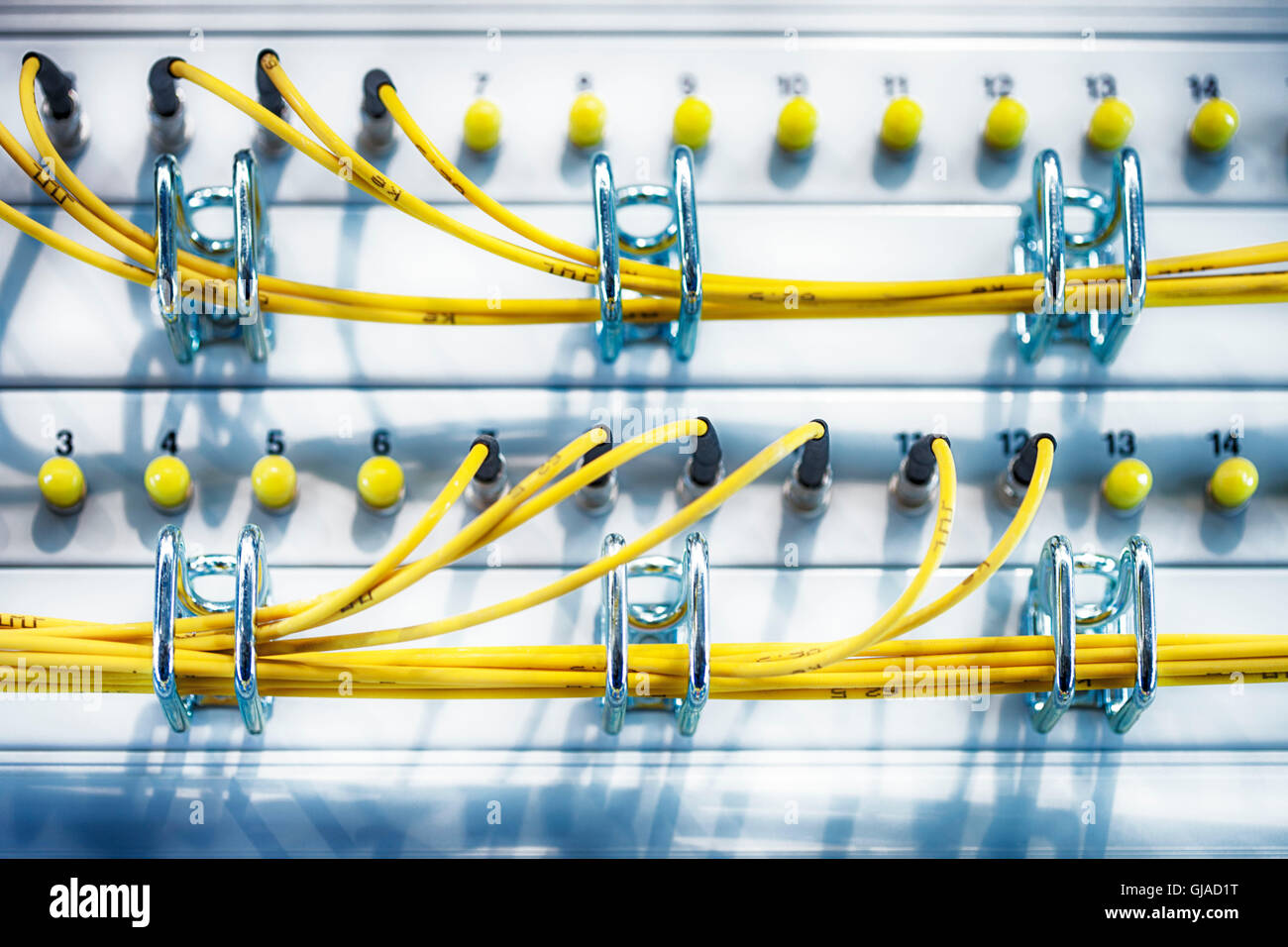 Yellow cabling hi-res stock photography and images - Alamy