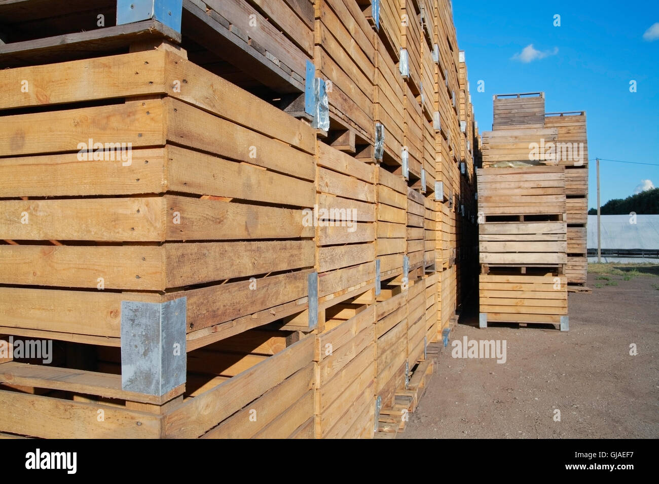 Wooden crates warehouse hi-res stock photography and images - Alamy
