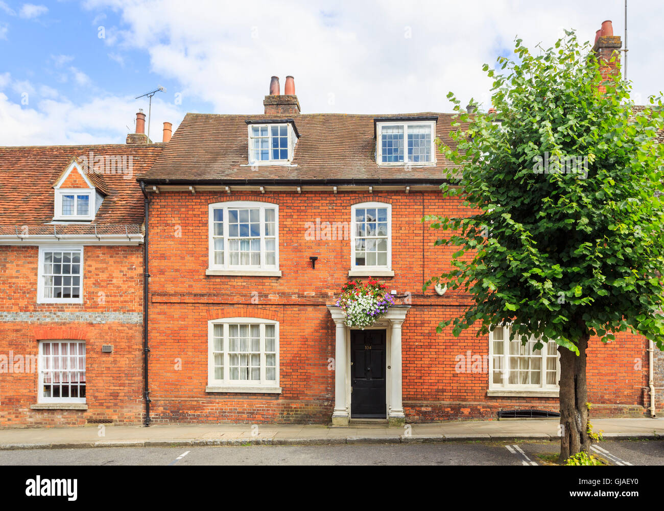 Typical red brick Georgian style town house in High Street, Hungerford ...